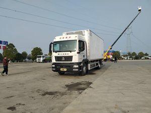 China Premium 20t Insulated Seafood Truck for Live Fish and Shrimp for sale