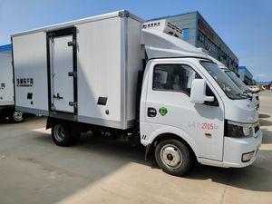 China Dongfeng 4X2 Insulated Truck Fresh Food Truck Refrigerated Truck Efficient Fresh Food Cold Chain Transport Truck for sale