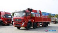 China Heavy-Duty 8X4 Drive 18t Truck Mounted Crane for Efficient Lifting for sale