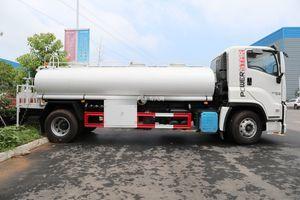 China Isuzu 4X2 Sprinkler Truck with High-Capacity Water Tank for sale