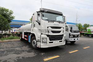 China Isuzu 4X2 Water Truck , Water Tank Capacity 6000L for sale