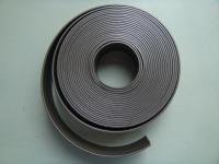 China 500GS-2000GS Rare Earth Flexible NdFeB Magnets Wear Resistant Rubber Magnetic Strips for sale