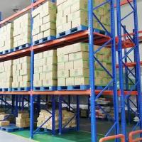 China Heavy Duty Boltless Steel Pallet Rack 2500mm Length 3000kg Capacity Customizable Warehouse Shelving for sale