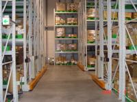 China Heavy Duty Movable Racking System with 32T Loading Capacity and 10m/min Speed - Customizable Steel Storage for sale