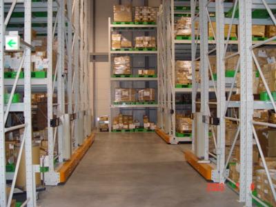 China Heavy Duty Movable Racking System with 32T Loading Capacity and 10m/min Speed - Customizable Steel Storage for sale