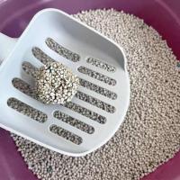China Spherical Bentonite Cat Litter 0.8-3.8mm Dust-Free Clumping Odor Control Pet Supplies for sale