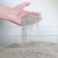 China OEM 100% Natural Strong Odor Lock Dust Free Clumping Premium Bentonite Litter For Cats for sale