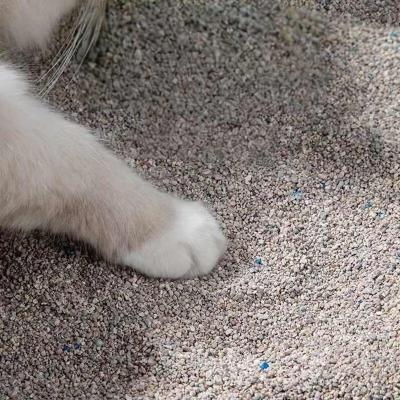 China Strong Clumping Ore Cat Litter 100% Dust Free Crushed Natural Grey Pet Litter with Superior Absorbency for sale