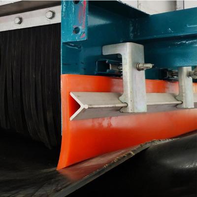China Polyurethane Conveyor Skirt Rubber 40mm Thickness 1400mm Width for Mining Bulk Material Handling for sale