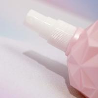 China Delicate 100ml Cruelty Free Liquid Highlighter Waterproof Body Highlighter Spray for sale