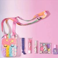 China Fashionable Little Girls Makeup Kit Real Makeup Set Toy Child Friendly for sale