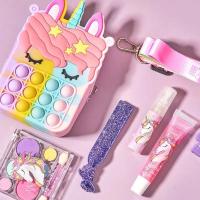 China Fashionable Little Girls Makeup Kit Real Makeup Set Toy Child Friendly for sale
