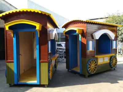 China Beautiful Preserving Timber Mobile Vending Kiosk With Four Wheels for sale