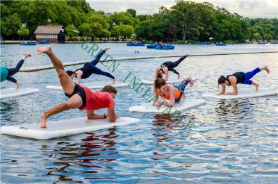 China Blue Top Floating Exercise Mat , Swimming Pool Yoga Mat 1 Years Warranty for sale
