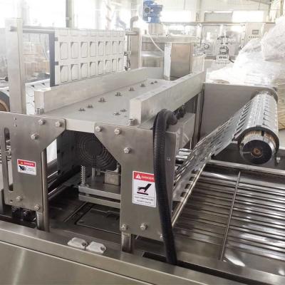 China 3 Phase Vacuum Tray Sealer Machine 800-2800 Trays/Hour 380V 5.5kW Meal Packing for sale