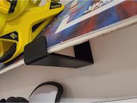China Universal Snowboard and Skateboard Wall Mount Display Racks with Vertical Type Design for sale