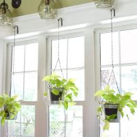 China Decorative Iron Metal Wall Hook Plant Hanger Bracket Flexible Hook Lantern Wall Hanger for Hanging Plants Outdoor for sale