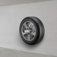 China Single Tyre Shelves Wall Mounted Metal Car Holder and Wall Mounted Tyre Stand for sale