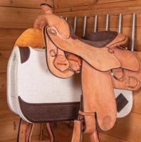 China Conveniently-sized Mounted Saddle Racks Metal Single Saddle Arm Wall Mount Bracket for sale