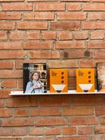China Floating Wall Shelf Modern Metal Decorative Display Rack Steel Frame Decorative Shelf for sale