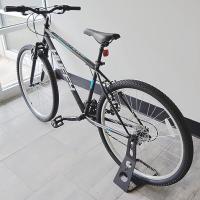 China Metal Iron Bike Hub Mount Parking Rack Stand for Indoor Garage Storage Process Welding for sale