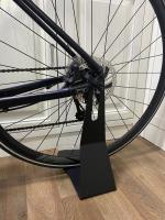 China Indoor Bike Hub Mount Parking Stand for Garage Floor NOT for Disk Brakes Powder Coated for sale
