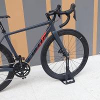 China Indoor Bike Hub Mount Parking Stand for Garage Floor NOT for Disk Brakes Powder Coated for sale