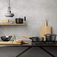 China Black Plating Heavy Duty L-Shaped Wall Floating Shelf Bracket with 4mm/6mm Thickness for sale
