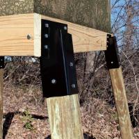 China Triangle Bracket Outdoor 4x4 Compound Angle Elevator for Deer Stand Hunting Blinds for sale