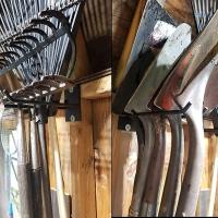 China Convenient Wall Mounted Shovel Organizer for Long Handled Tools and Garden Equipment for sale