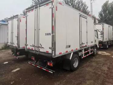 China 10Ton 14Ton 18Ton Diesel Freezer Reefer Box Truck 300L for sale