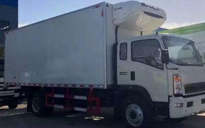 China 6 Wheeler Reefer Refrigerated Truck Cargo 26ft for sale