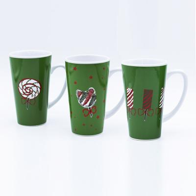 China 450 Ml Christmas Two Tone Mug With Decal Fired For Gift Shoppers for sale