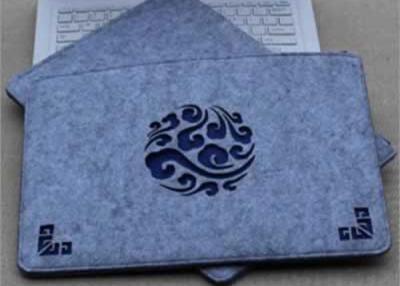 China Custom Polyester Fiber Felt Bag with Metal and Leather Accents - Durable Industrial Material Construction for sale