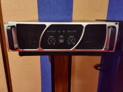 China P3000 Professional Power Amplifier with 1500W Bridge Output for 8 Ohm System for sale