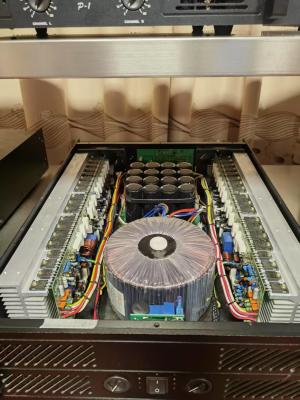 China 2X2000W Professional Power Amplifier High Power Reliable Performance for sale