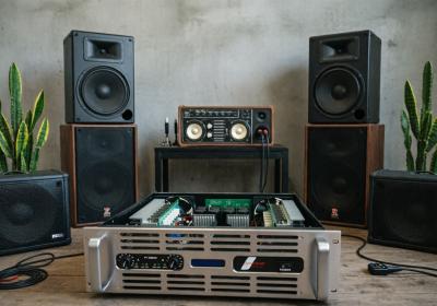 China OEM Power Amplifier 2 Channel EV6300 2 X 450W with Frequency Response 20Hz to 20kHz for sale