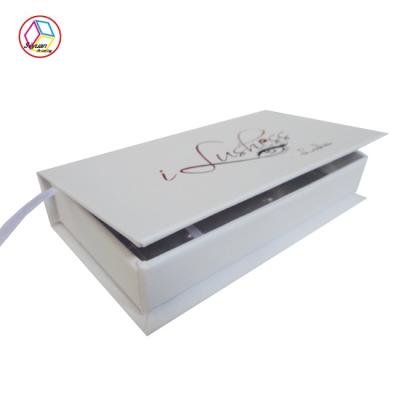 China Custom White Fancy Paper Gift Box for Lashes Packaging with Embossing 1000000pcs Supply for sale