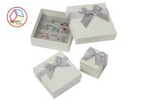 China Personalized Jewelry Paper Gift Box For Ring Ear Stud White Pearl Color for sale