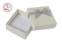China Personalized Jewelry Paper Gift Box For Ring Ear Stud White Pearl Color for sale