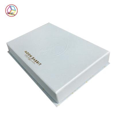 China Luxury Empty Chocolate Gift Boxes Custom Paper Packaging with Embossing 500pcs MOQ for sale