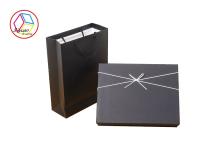 China Custom Flat Apparel Packaging Boxes Foldable Garment Shipping Box 1000 Pieces for sale