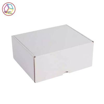 China Custom Printed Corrugated Apparel Packaging Boxes 200 GSM Recycled Kraft for sale