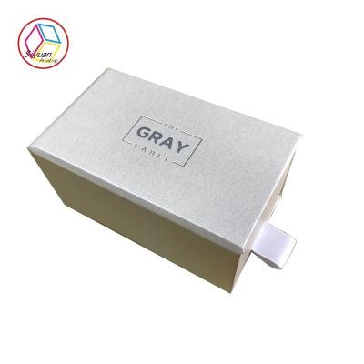 China Debossing Ribbon Cardboard Craft Paper Gift Box Metallic Laminating for sale