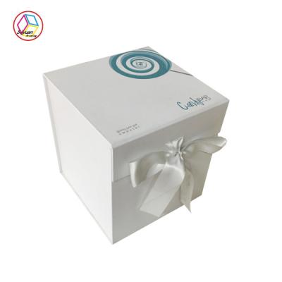 China Cubic Foldable Ivory Board Cardboard Gift Boxes Matte Lamination 400gsm for sale