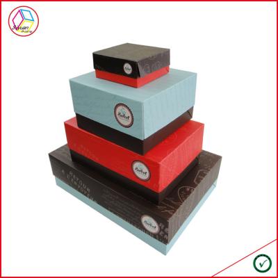 China Custom Printed Foldable Cupcake Boxes Ivory Board Food Grade 500pcs MOQ for sale