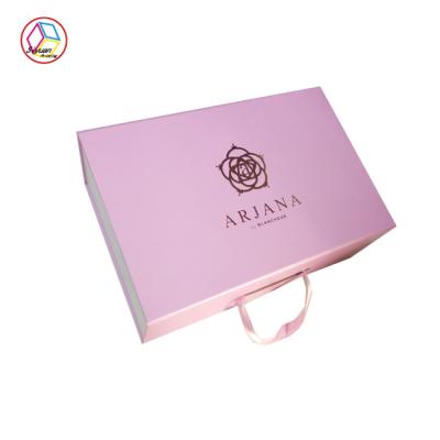 China Custom Pink Fancy Paper Gift Box with Satin Ribbon Handheld 4C Printing for sale