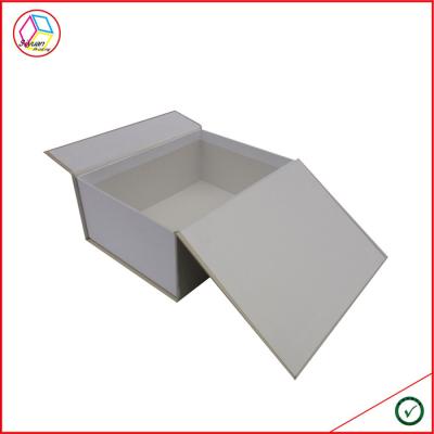 China Matte Lamination Gift Paper Box Four Color Printing Embossing for sale