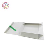 China Foldable White Box Green Logo Apparel Packaging Boxes With Ribbon for sale