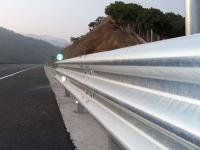 China Metal Highway Thrie Beam Guardrail Hot Dipped Galvanized Plastic Sprayed for sale